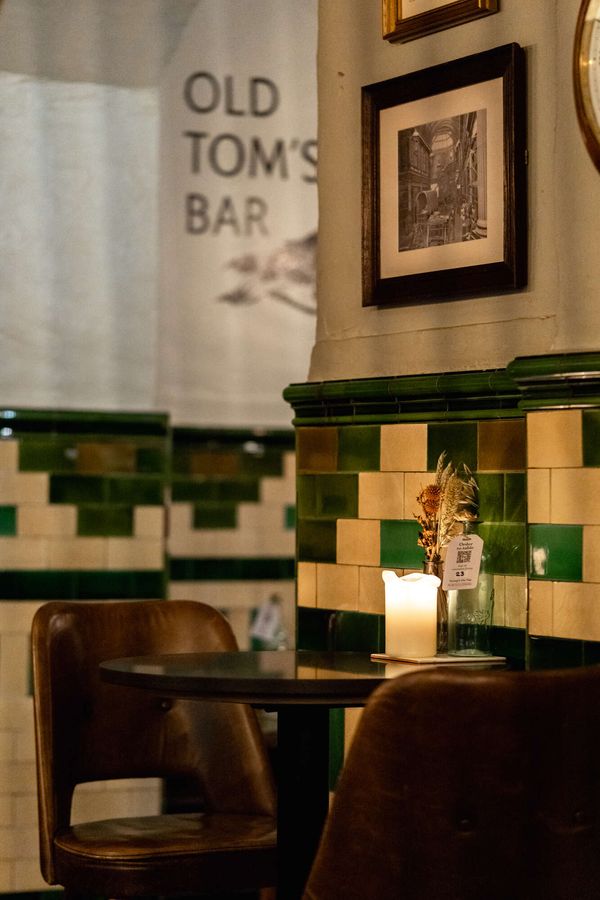 Old Tom's - Lamb Tavern Leadenhall